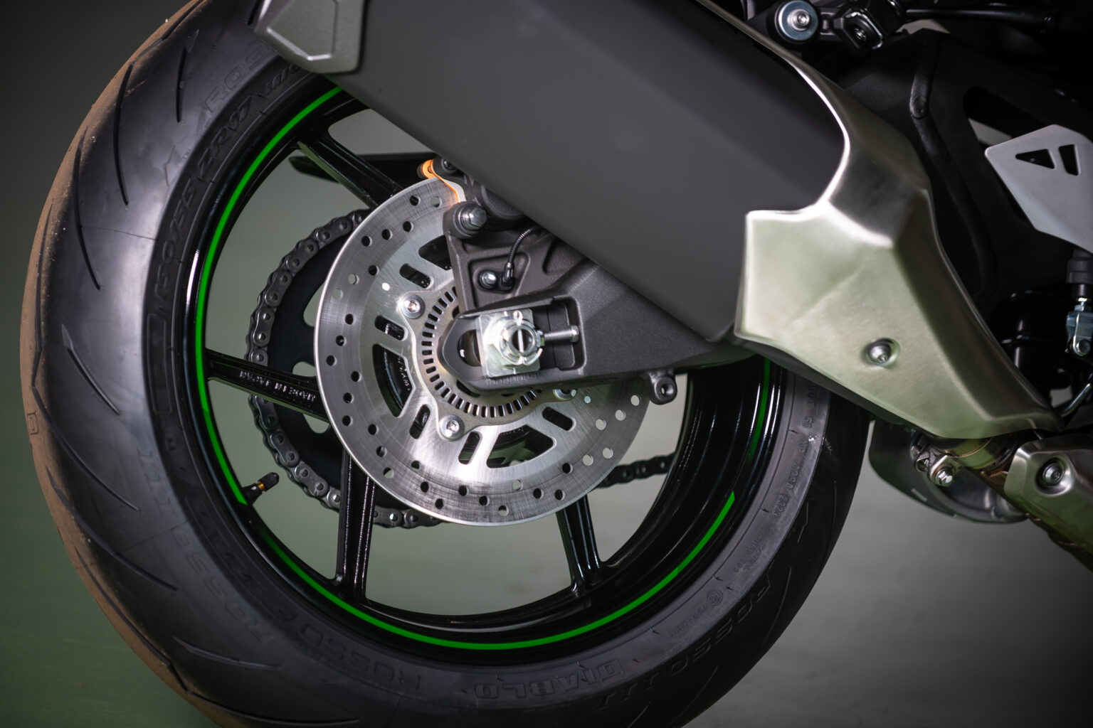 Kawasaki ZH2 Chega ao Brasil: Super Naked de 200 cv com Compressor ...